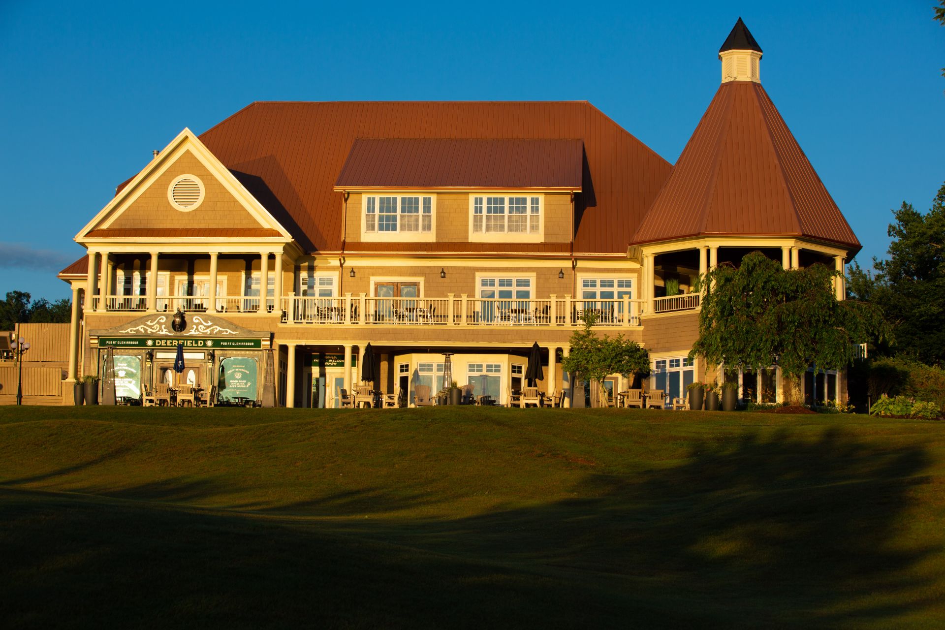 Clubhouse - Glen Arbour Golf Course